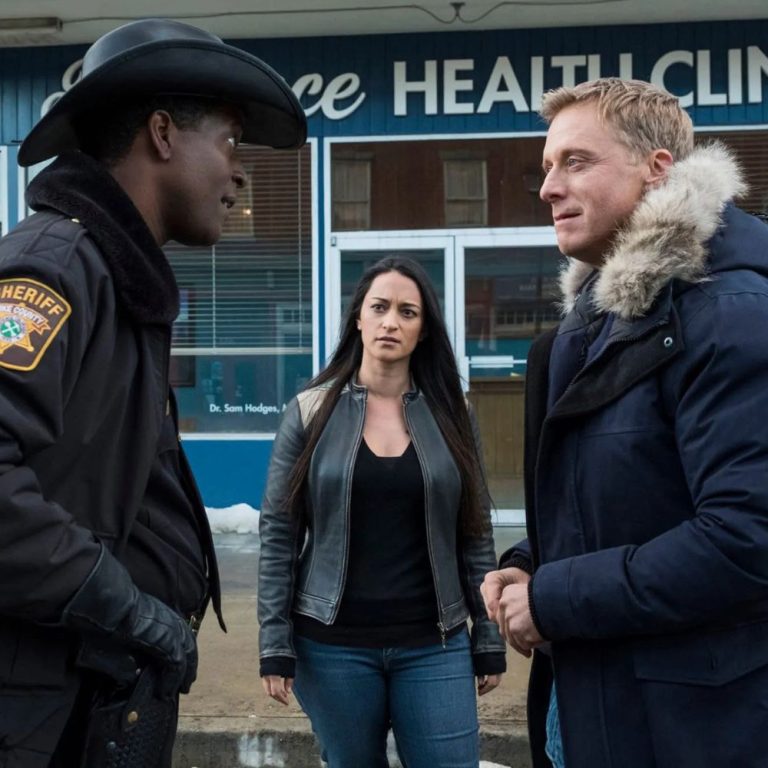 Resident Alien Asta Twelvetrees (Sara Tomko) Black Leather Jacket - SAFYD